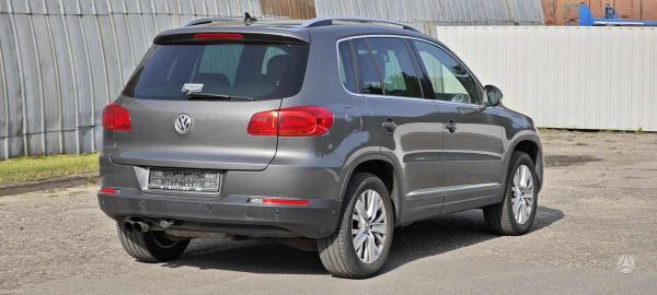 Grey Volkswagen Tiguan 2013 in Utena, with an engine capacity of 1.39 L and mileage of 290 thousand km for 7990 €, photo 5 on AUTOMOTO.COM.LV