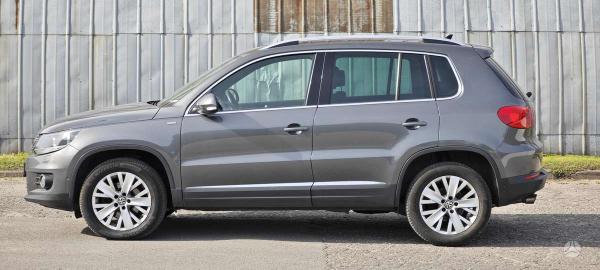 Grey Volkswagen Tiguan 2013 in Utena, with an engine capacity of 1.39 L and mileage of 290 thousand km for 7990 €, photo 7 on AUTOMOTO.COM.LV