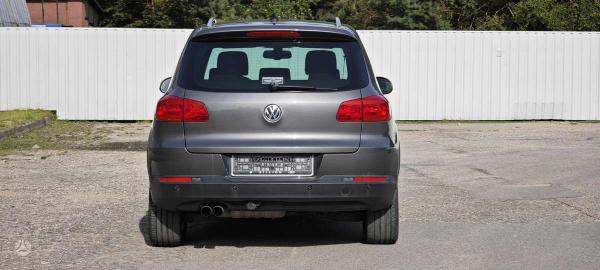 Grey Volkswagen Tiguan 2013 in Utena, with an engine capacity of 1.39 L and mileage of 290 thousand km for 7990 €, photo 8 on AUTOMOTO.COM.LV