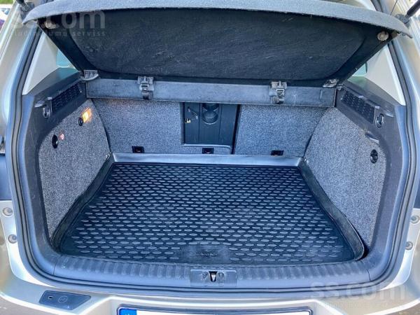 Grey Volkswagen Tiguan 2013 in Riga, with an engine capacity of 2.00 L and mileage of 0 thousand km for 8590 €, photo 9 on AUTOMOTO.COM.LV