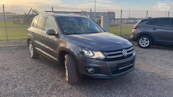Grey Volkswagen Tiguan 2013 in Marijampole, with an engine capacity of 2.00 L and mileage of 256 thousand km for 9190 €, photo 9 on AUTOMOTO.COM.LV