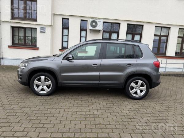 Grey Volkswagen Tiguan 2014 in Jelgava, with an engine capacity of 2.00 L and mileage of 243 thousand km for 9900 €, photo 3 on AUTOMOTO.COM.LV