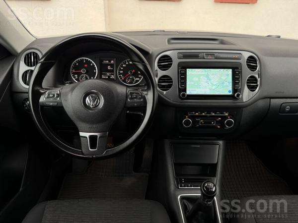 Grey Volkswagen Tiguan 2014 in Jelgava, with an engine capacity of 2.00 L and mileage of 243 thousand km for 9900 €, photo 10 on AUTOMOTO.COM.LV