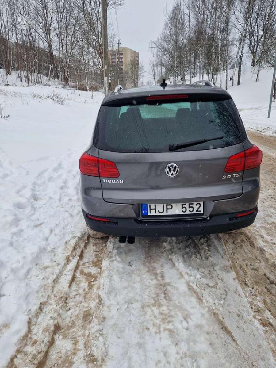 Grey Volkswagen Tiguan 2014 in Vilnius, with an engine capacity of 1.98 L and mileage of 234 thousand km for 5300 €, photo 2 on AUTOMOTO.COM.LV