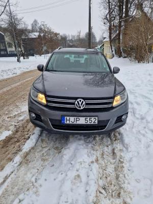 Grey Volkswagen Tiguan 2014 in Vilnius, with an engine capacity of 1.98 L and mileage of 234 thousand km for 5300 €, photo 4 on AUTOMOTO.COM.LV