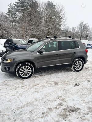 Pelēks Volkswagen Tiguan 2014 Kauņa, ar dzinēja tilpumu 1.98 L un nobraukumu 88 tūkst. km par 10200 €, foto  vietnē AUTOMOTO.COM.LV