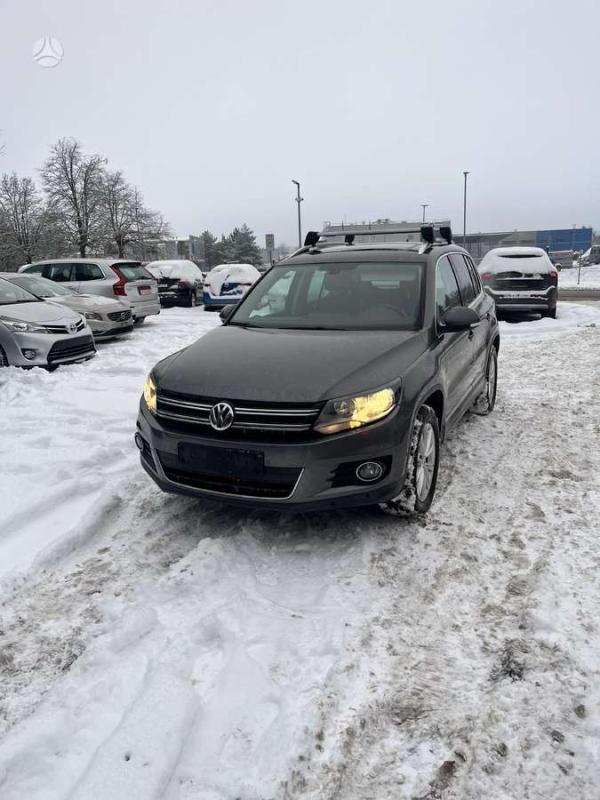 Grey Volkswagen Tiguan 2014 in Kaunas, with an engine capacity of 1.98 L and mileage of 88 thousand km for 10200 €, photo 3 on AUTOMOTO.COM.LV
