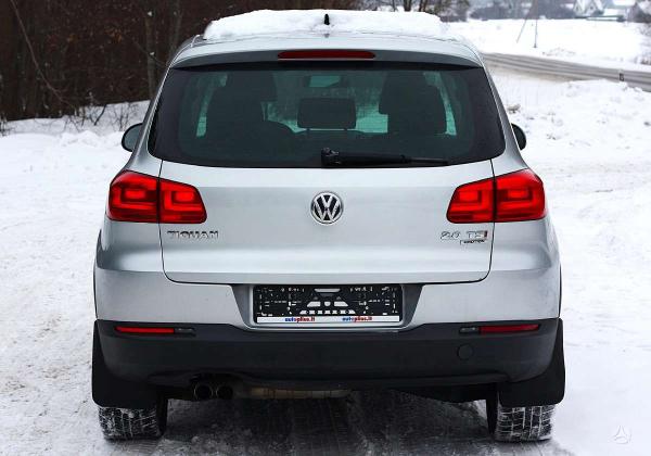 Grey Volkswagen Tiguan 2014 in Kretinga, with an engine capacity of 1.98 L and mileage of 205 thousand km for 8999 €, photo 9 on AUTOMOTO.COM.LV