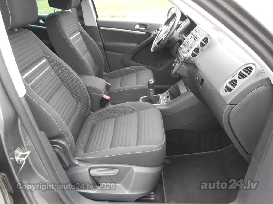 Grey Volkswagen Tiguan 2014 in Viljandi, with an engine capacity of 2.00 L and mileage of 182 thousand km for 10590 €, photo 11 on AUTOMOTO.COM.LV