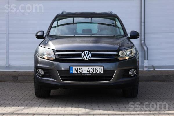 Grey Volkswagen Tiguan 2014 in Riga, with an engine capacity of 2.00 L and mileage of 0 thousand km for 9995 €, photo 3 on AUTOMOTO.COM.LV