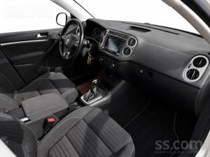 Pelēks Volkswagen Tiguan 2014 Rīga, ar dzinēja tilpumu 2.00 L un nobraukumu 220 tūkst. km par 11990 €, foto 9 vietnē AUTOMOTO.COM.LV