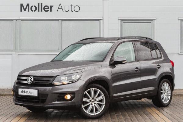Grey Volkswagen Tiguan 2014 in Ventspils, with an engine capacity of 2.00 L and mileage of 212 thousand km for 10000 €, photo 1 on AUTOMOTO.COM.LV