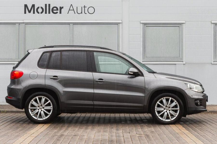 Pelēks Volkswagen Tiguan 2014 Ventspils, ar dzinēja tilpumu 2.00 L un nobraukumu 212 tūkst. km par 10000 €, foto 7 vietnē AUTOMOTO.COM.LV