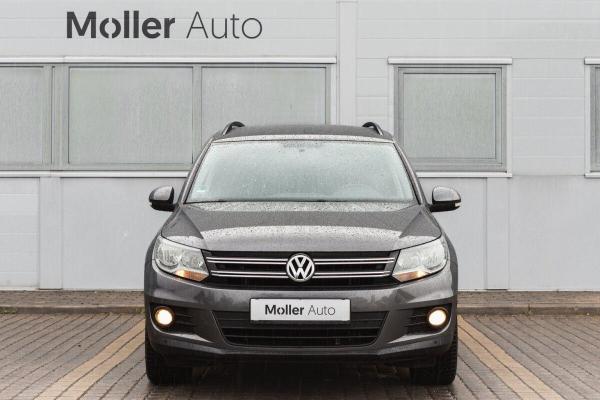 Grey Volkswagen Tiguan 2014 in Ventspils, with an engine capacity of 2.00 L and mileage of 212 thousand km for 10000 €, photo 8 on AUTOMOTO.COM.LV