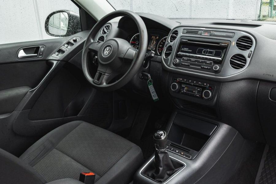 Pelēks Volkswagen Tiguan 2014 Ventspils, ar dzinēja tilpumu 2.00 L un nobraukumu 212 tūkst. km par 10000 €, foto 13 vietnē AUTOMOTO.COM.LV