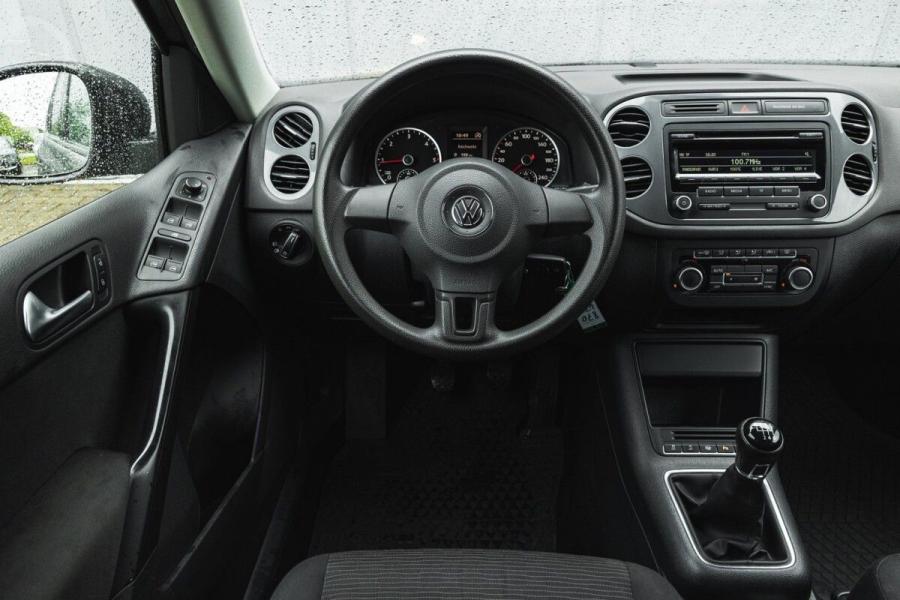Pelēks Volkswagen Tiguan 2014 Ventspils, ar dzinēja tilpumu 2.00 L un nobraukumu 212 tūkst. km par 10000 €, foto 15 vietnē AUTOMOTO.COM.LV