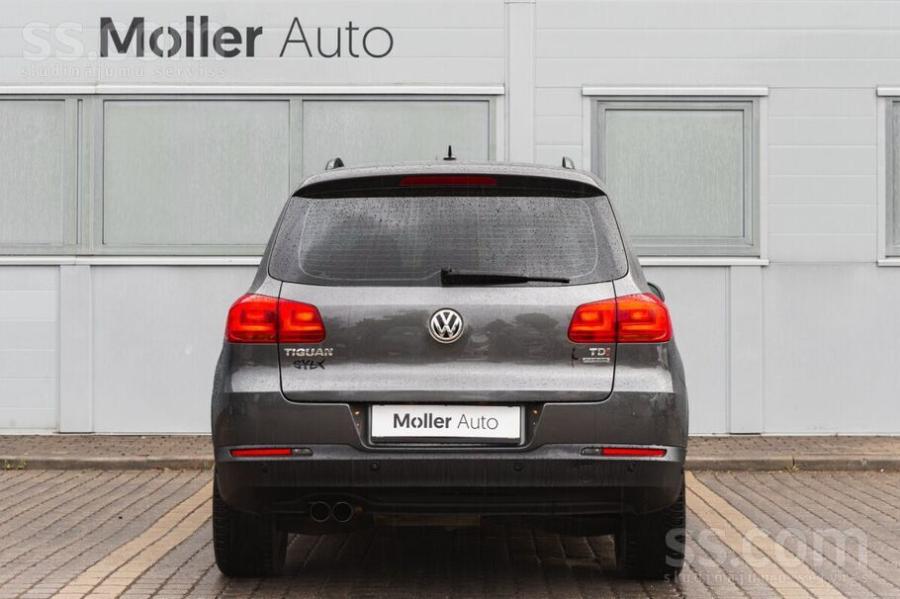 Pelēks Volkswagen Tiguan 2014 Ventspils, ar dzinēja tilpumu 2.00 L un nobraukumu 212 tūkst. km par 10000 €, foto 5 vietnē AUTOMOTO.COM.LV