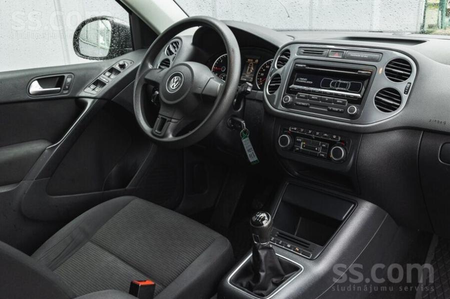 Pelēks Volkswagen Tiguan 2014 Ventspils, ar dzinēja tilpumu 2.00 L un nobraukumu 212 tūkst. km par 10000 €, foto 13 vietnē AUTOMOTO.COM.LV
