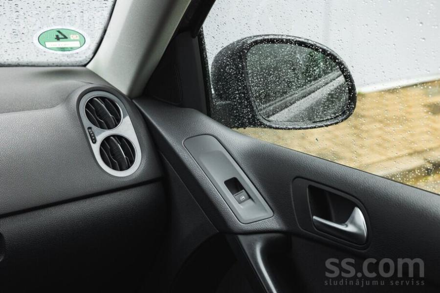Pelēks Volkswagen Tiguan 2014 Ventspils, ar dzinēja tilpumu 2.00 L un nobraukumu 212 tūkst. km par 10000 €, foto 25 vietnē AUTOMOTO.COM.LV