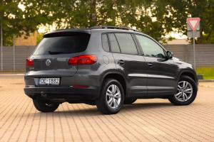 Pelēks Volkswagen Tiguan 2014 Jelgava, ar dzinēja tilpumu 2.00 L un nobraukumu 277 tūkst. km par 7200 €, foto 5 vietnē AUTOMOTO.COM.LV