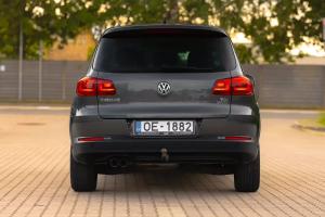 Pelēks Volkswagen Tiguan 2014 Jelgava, ar dzinēja tilpumu 2.00 L un nobraukumu 277 tūkst. km par 7200 €, foto 6 vietnē AUTOMOTO.COM.LV