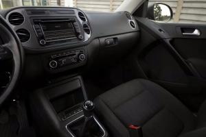Pelēks Volkswagen Tiguan 2014 Jelgava, ar dzinēja tilpumu 2.00 L un nobraukumu 277 tūkst. km par 7200 €, foto 11 vietnē AUTOMOTO.COM.LV