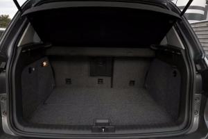 Pelēks Volkswagen Tiguan 2014 Jelgava, ar dzinēja tilpumu 2.00 L un nobraukumu 277 tūkst. km par 7200 €, foto 16 vietnē AUTOMOTO.COM.LV