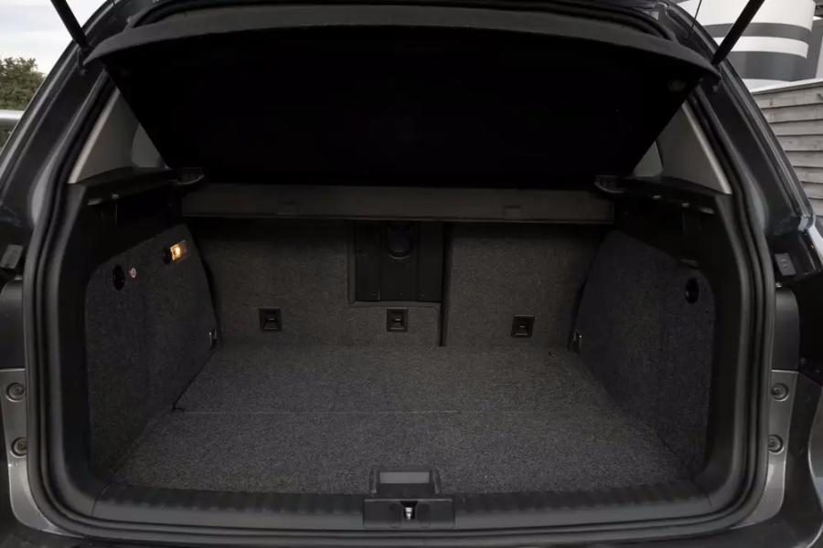 Pelēks Volkswagen Tiguan 2014 Jelgava, ar dzinēja tilpumu 2.00 L un nobraukumu 277 tūkst. km par 7200 €, foto 16 vietnē AUTOMOTO.COM.LV