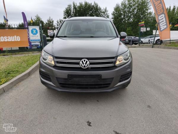 Grey Volkswagen Tiguan 2014 in Kaunas, with an engine capacity of 2.00 L and mileage of 300 thousand km for 7300 €, photo 2 on AUTOMOTO.COM.LV