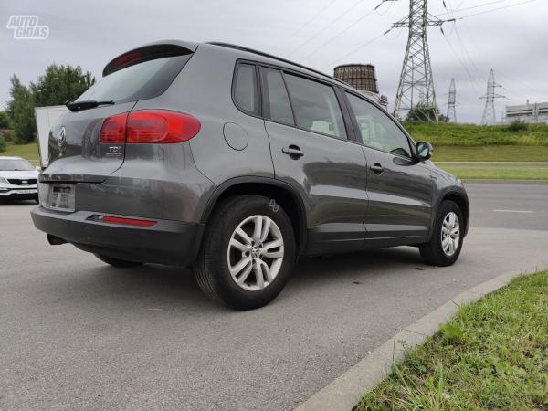 Grey Volkswagen Tiguan 2014 in Kaunas, with an engine capacity of 2.00 L and mileage of 300 thousand km for 7300 €, photo 4 on AUTOMOTO.COM.LV