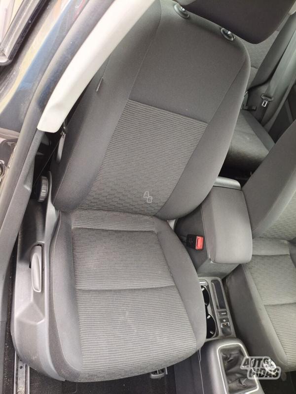 Grey Volkswagen Tiguan 2014 in Kaunas, with an engine capacity of 2.00 L and mileage of 300 thousand km for 7300 €, photo 9 on AUTOMOTO.COM.LV