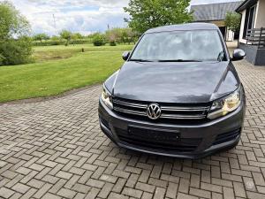 Grey Volkswagen Tiguan 2014 in Siauliai, with an engine capacity of 1.97 L and mileage of 178 thousand km for 9250 €, photo 4 on AUTOMOTO.COM.LV