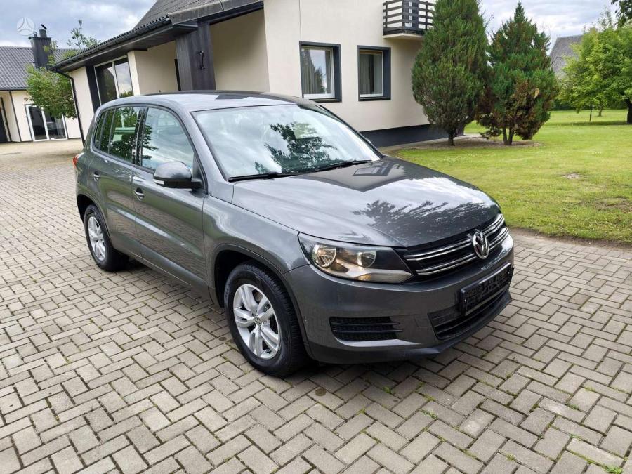 Grey Volkswagen Tiguan 2014 in Siauliai, with an engine capacity of 1.97 L and mileage of 178 thousand km for 9250 €, photo 5 on AUTOMOTO.COM.LV
