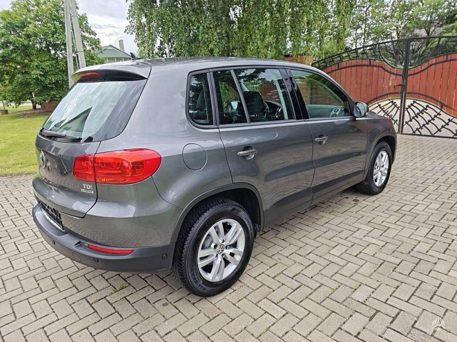 Grey Volkswagen Tiguan 2014 in Siauliai, with an engine capacity of 1.97 L and mileage of 178 thousand km for 9250 €, photo 7 on AUTOMOTO.COM.LV