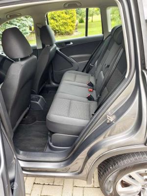 Grey Volkswagen Tiguan 2014 in Siauliai, with an engine capacity of 1.97 L and mileage of 178 thousand km for 9250 €, photo 11 on AUTOMOTO.COM.LV
