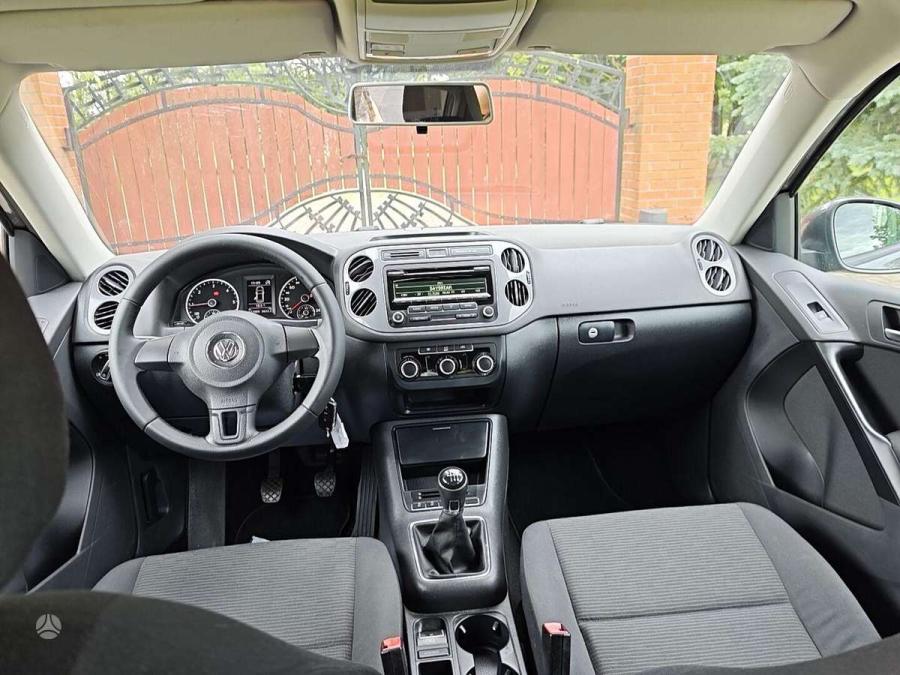 Grey Volkswagen Tiguan 2014 in Siauliai, with an engine capacity of 1.97 L and mileage of 178 thousand km for 9250 €, photo 12 on AUTOMOTO.COM.LV