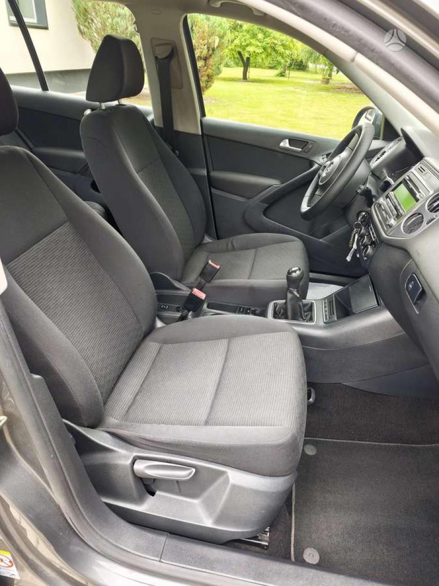 Grey Volkswagen Tiguan 2014 in Siauliai, with an engine capacity of 1.97 L and mileage of 178 thousand km for 9250 €, photo 13 on AUTOMOTO.COM.LV