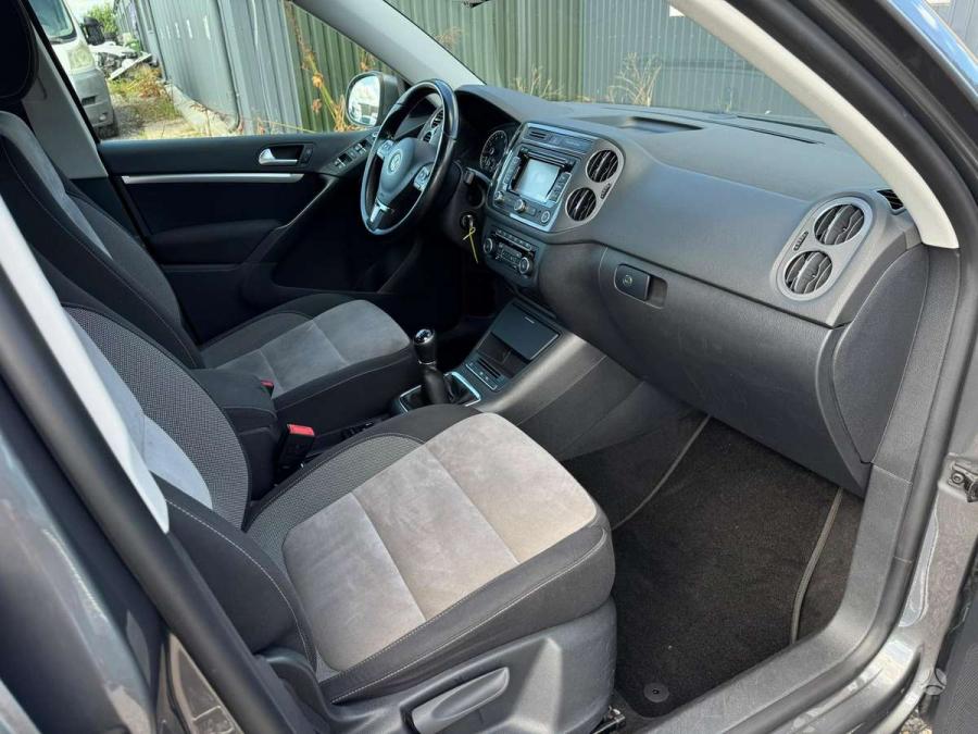 Pelēks Volkswagen Tiguan 2014 Kauņa, ar dzinēja tilpumu 1.39 L un nobraukumu 189 tūkst. km par 6950 €, foto 15 vietnē AUTOMOTO.COM.LV