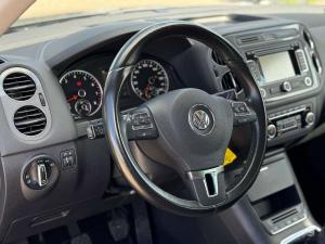 Pelēks Volkswagen Tiguan 2014 Kauņa, ar dzinēja tilpumu 1.39 L un nobraukumu 189 tūkst. km par 6950 €, foto 23 vietnē AUTOMOTO.COM.LV