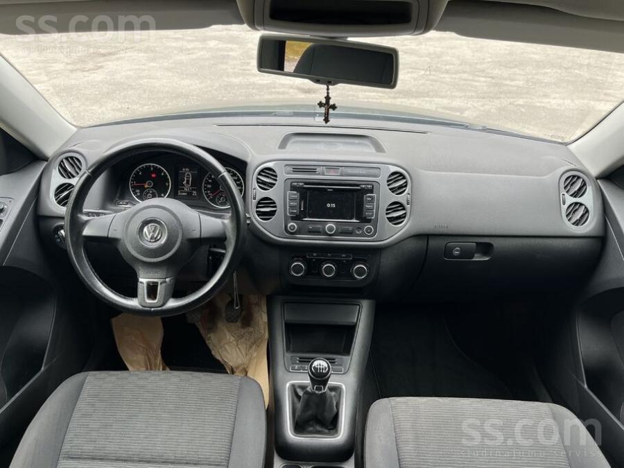 Pelēks Volkswagen Tiguan 2014 Rīga, ar dzinēja tilpumu 2.00 L un nobraukumu 253 tūkst. km par 8000 €, foto 11 vietnē AUTOMOTO.COM.LV