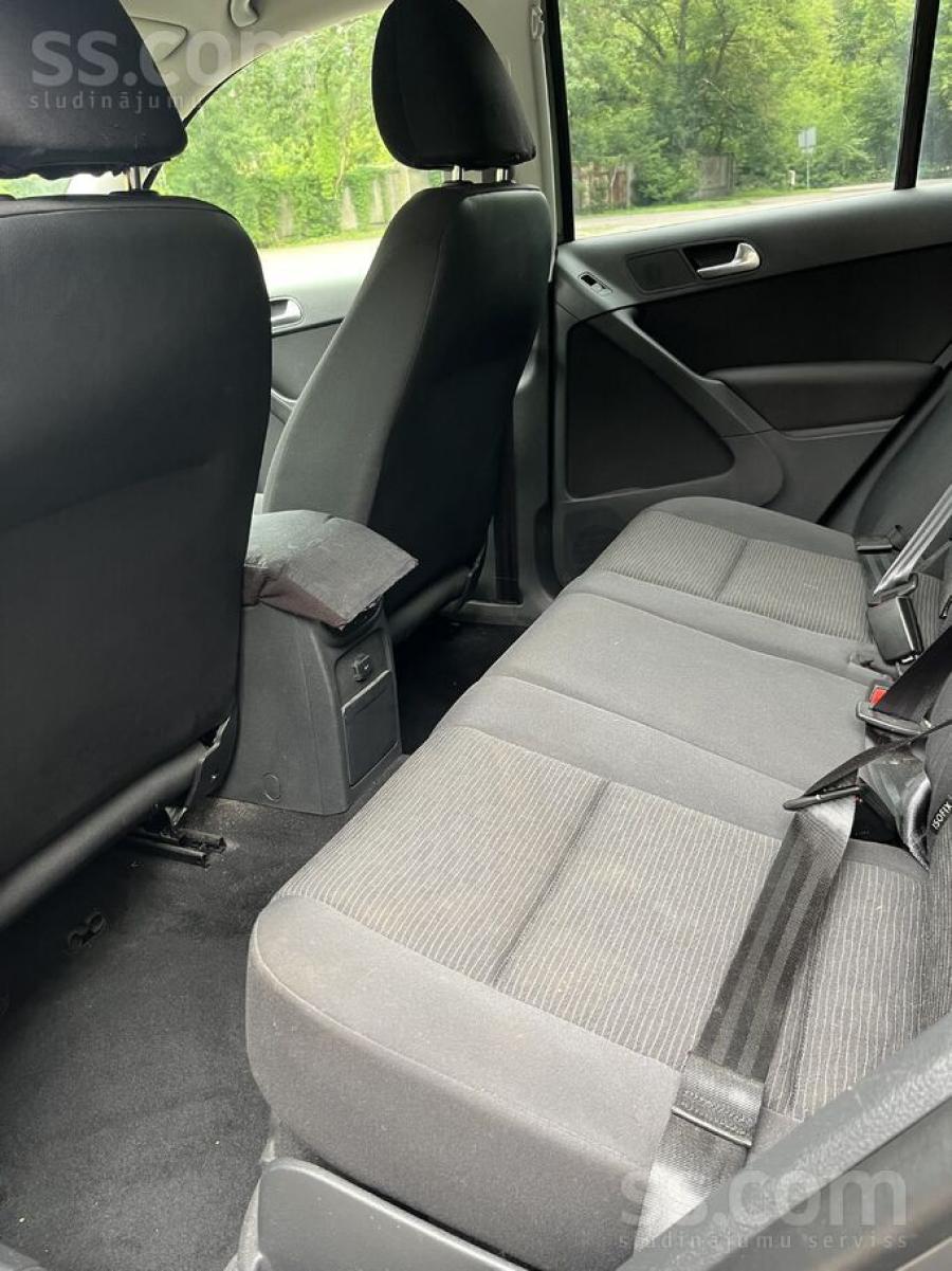 Pelēks Volkswagen Tiguan 2014 Rīga, ar dzinēja tilpumu 2.00 L un nobraukumu 253 tūkst. km par 8000 €, foto 12 vietnē AUTOMOTO.COM.LV