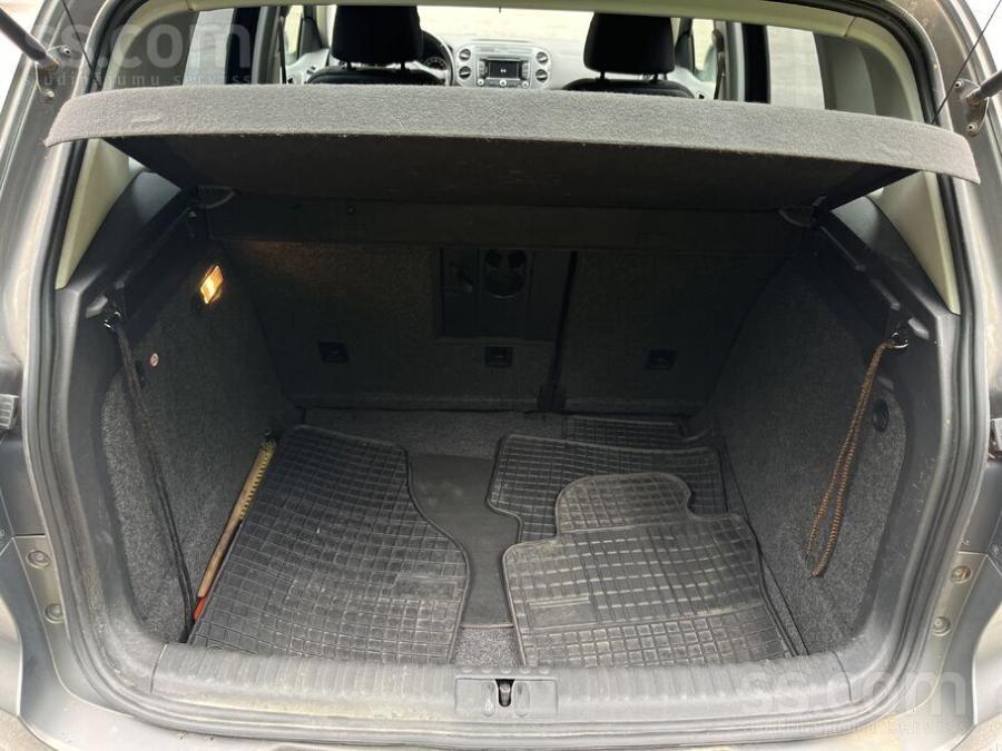 Pelēks Volkswagen Tiguan 2014 Rīga, ar dzinēja tilpumu 2.00 L un nobraukumu 253 tūkst. km par 8000 €, foto 13 vietnē AUTOMOTO.COM.LV