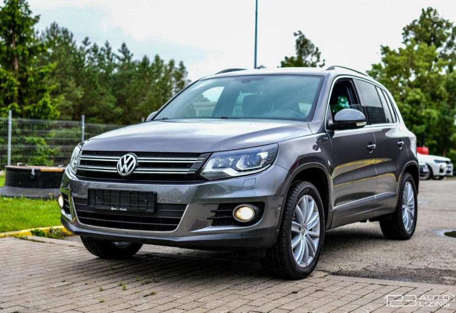 Grey Volkswagen Tiguan 2014 in Kretinga, with an engine capacity of 2.00 L and mileage of 286 thousand km for 11750 €, photo 1 on AUTOMOTO.COM.LV