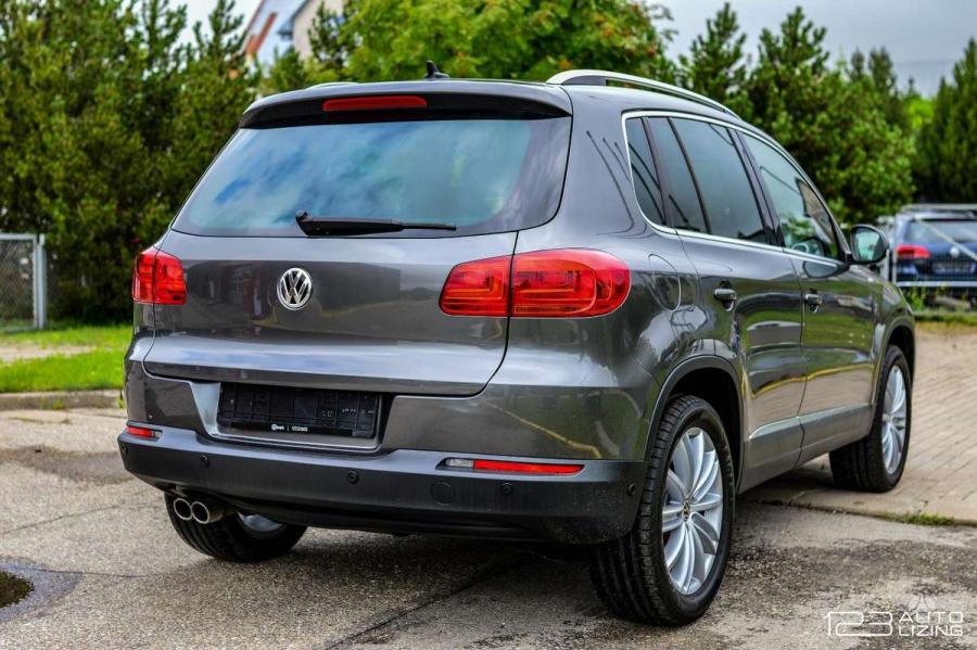Grey Volkswagen Tiguan 2014 in Kretinga, with an engine capacity of 2.00 L and mileage of 286 thousand km for 11750 €, photo 6 on AUTOMOTO.COM.LV