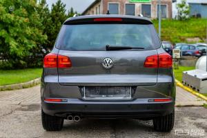Grey Volkswagen Tiguan 2014 in Kretinga, with an engine capacity of 2.00 L and mileage of 286 thousand km for 11750 €, photo 7 on AUTOMOTO.COM.LV