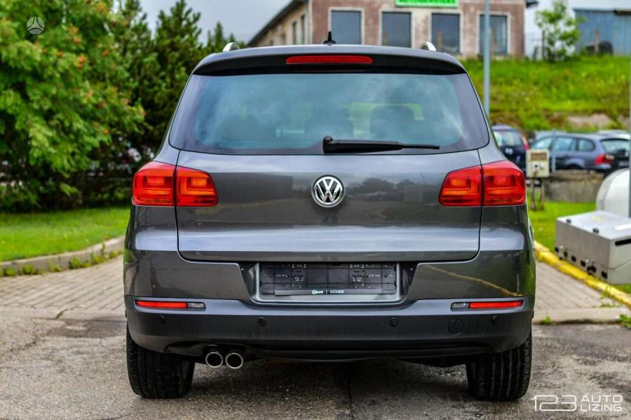 Grey Volkswagen Tiguan 2014 in Kretinga, with an engine capacity of 2.00 L and mileage of 286 thousand km for 11750 €, photo 7 on AUTOMOTO.COM.LV