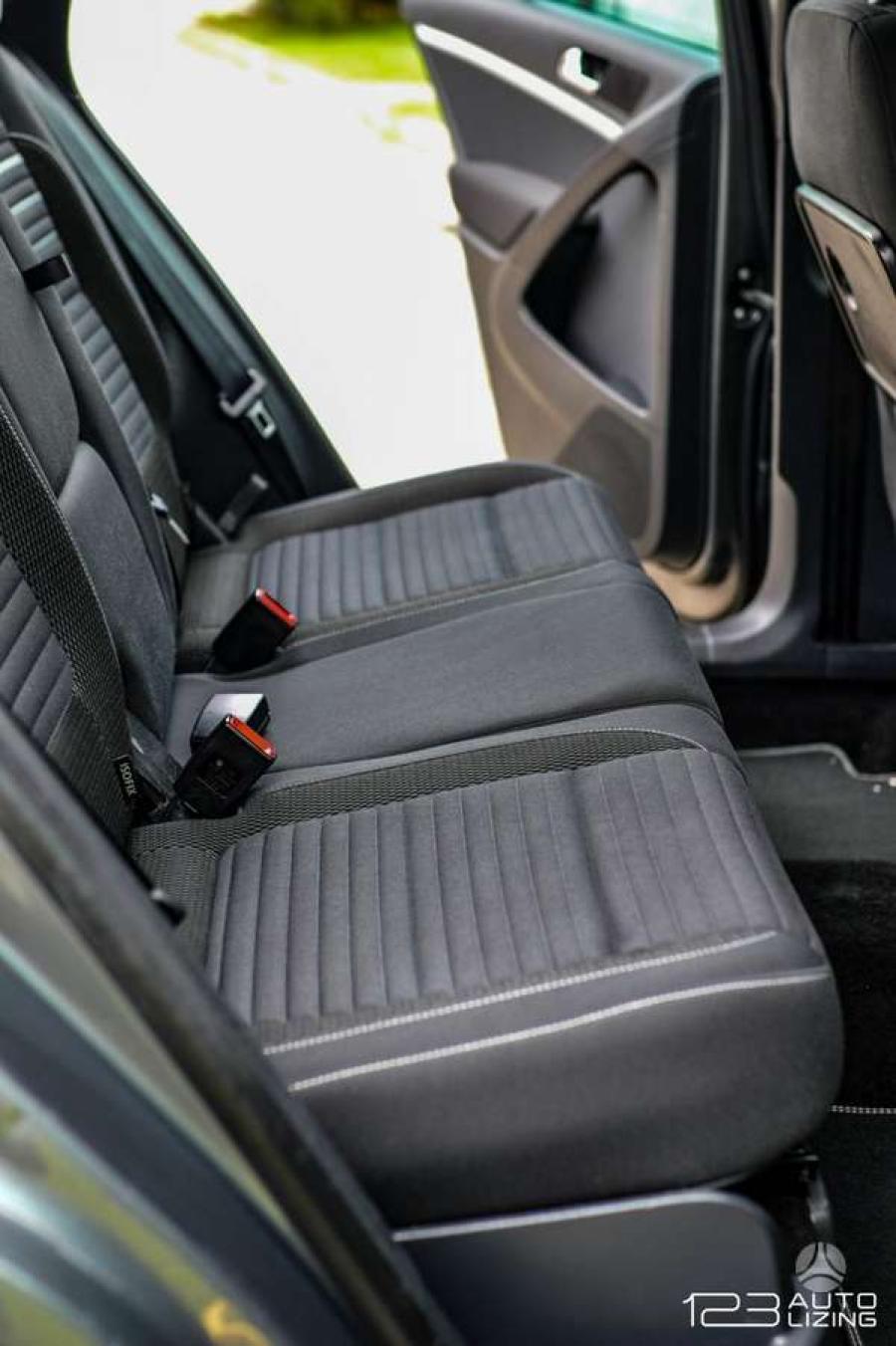 Grey Volkswagen Tiguan 2014 in Kretinga, with an engine capacity of 2.00 L and mileage of 286 thousand km for 11750 €, photo 12 on AUTOMOTO.COM.LV