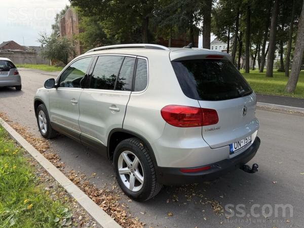 Grey Volkswagen Tiguan 2014 in Daugavpils, with an engine capacity of 2.00 L and mileage of 181 thousand km for 12950 €, photo 3 on AUTOMOTO.COM.LV