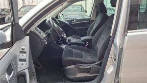 Grey Volkswagen Tiguan 2014 in Utena, with an engine capacity of 2.00 L and mileage of 216 thousand km for 8350 €, photo 9 on AUTOMOTO.COM.LV