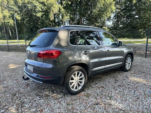 Grey Volkswagen Tiguan 2014 in Cesis, with an engine capacity of 1.40 L and mileage of 0 thousand km for 10990 €, photo 5 on AUTOMOTO.COM.LV